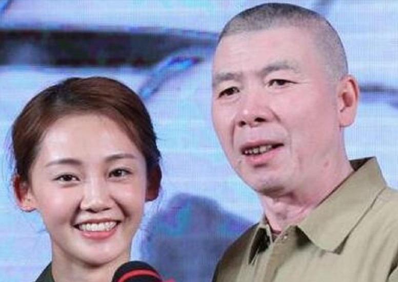 Feng Xiaogang: She is too good at pretending, she will never be popular, let alone win an award ...