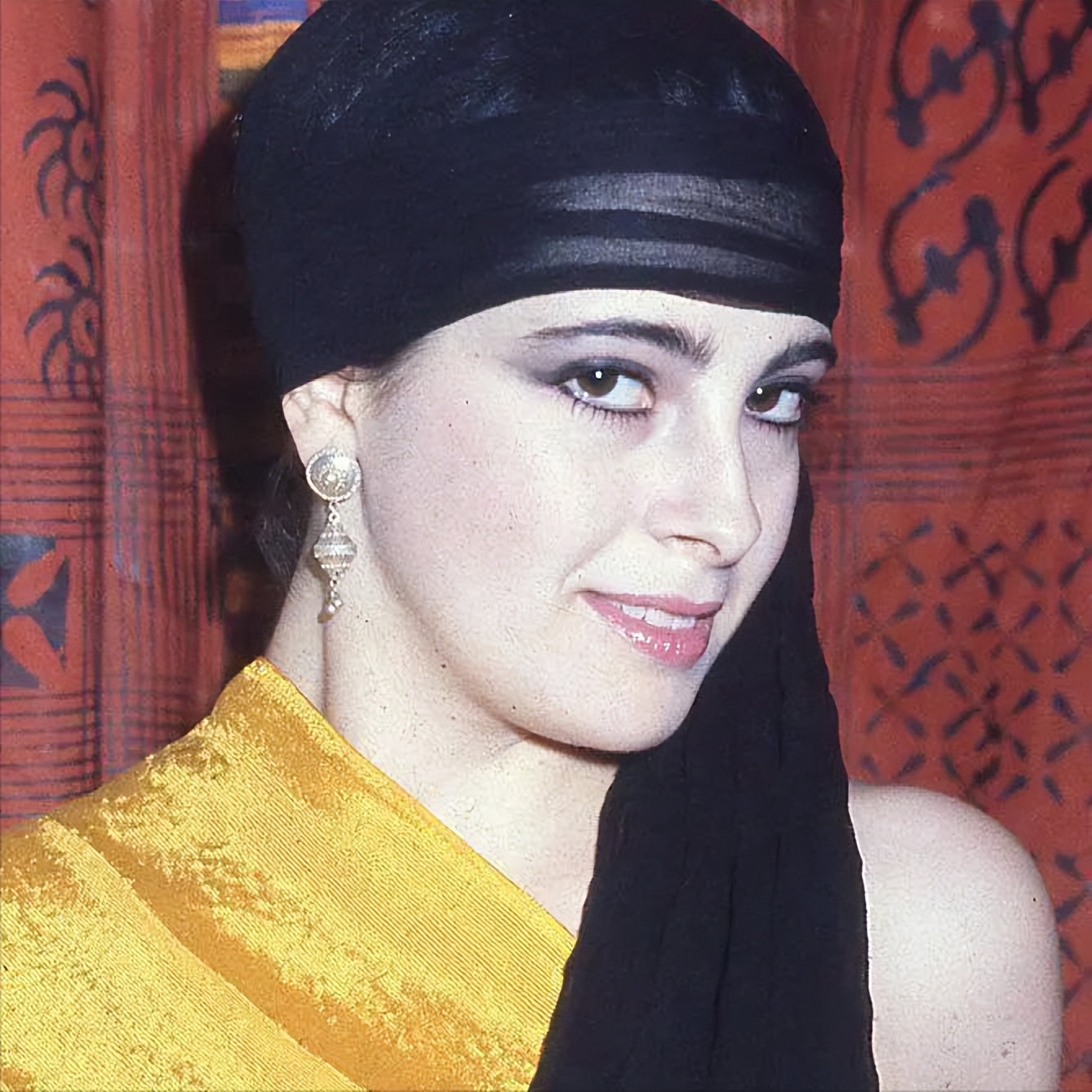 Find Donatella Damiani, the Italian super stunner - iMedia