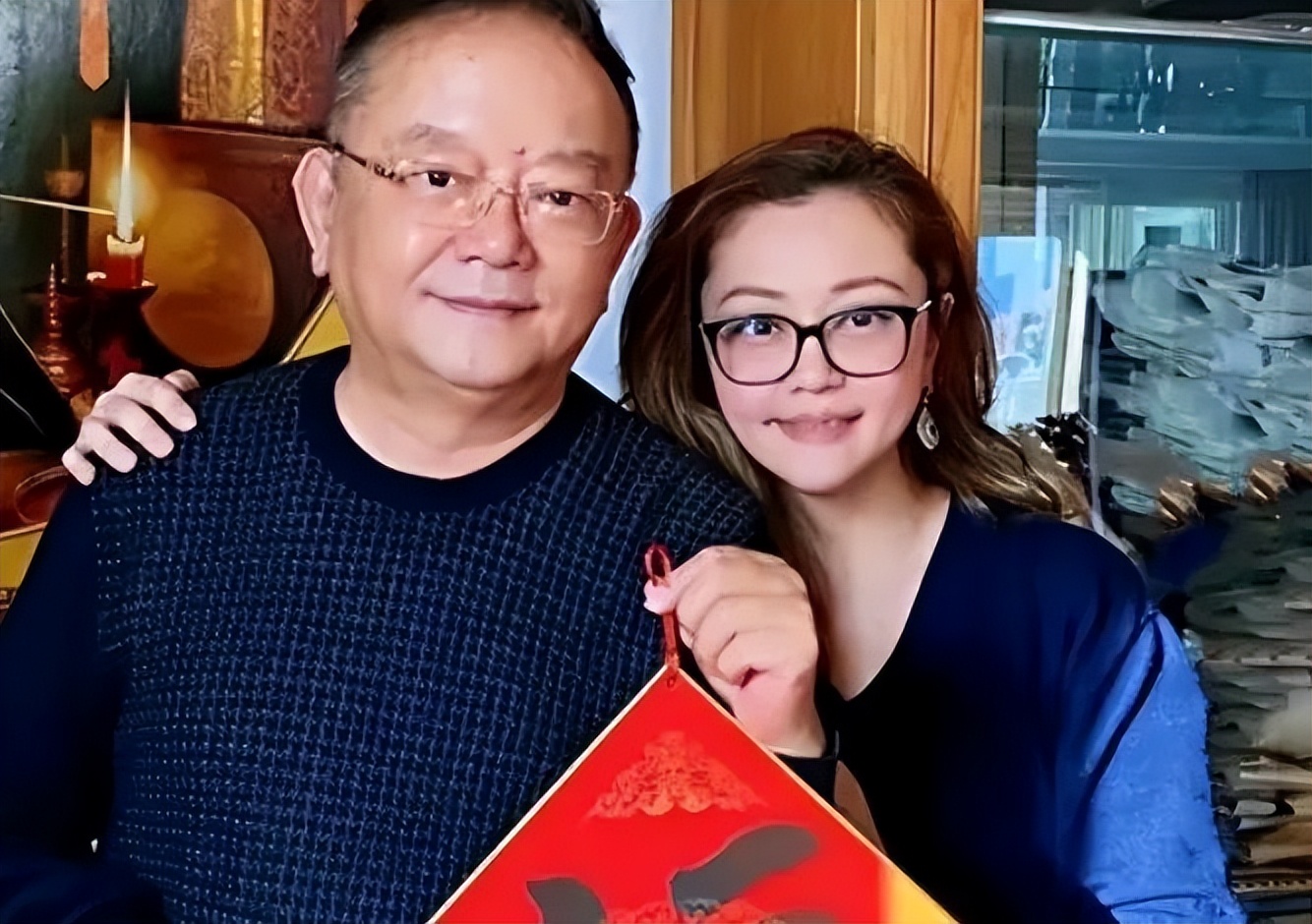 Wang Gang's 38-year-old daughter celebrates her father's birthday! Well ...