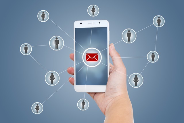 "Why are more and more people choosing to socialize offline?" - iMedia