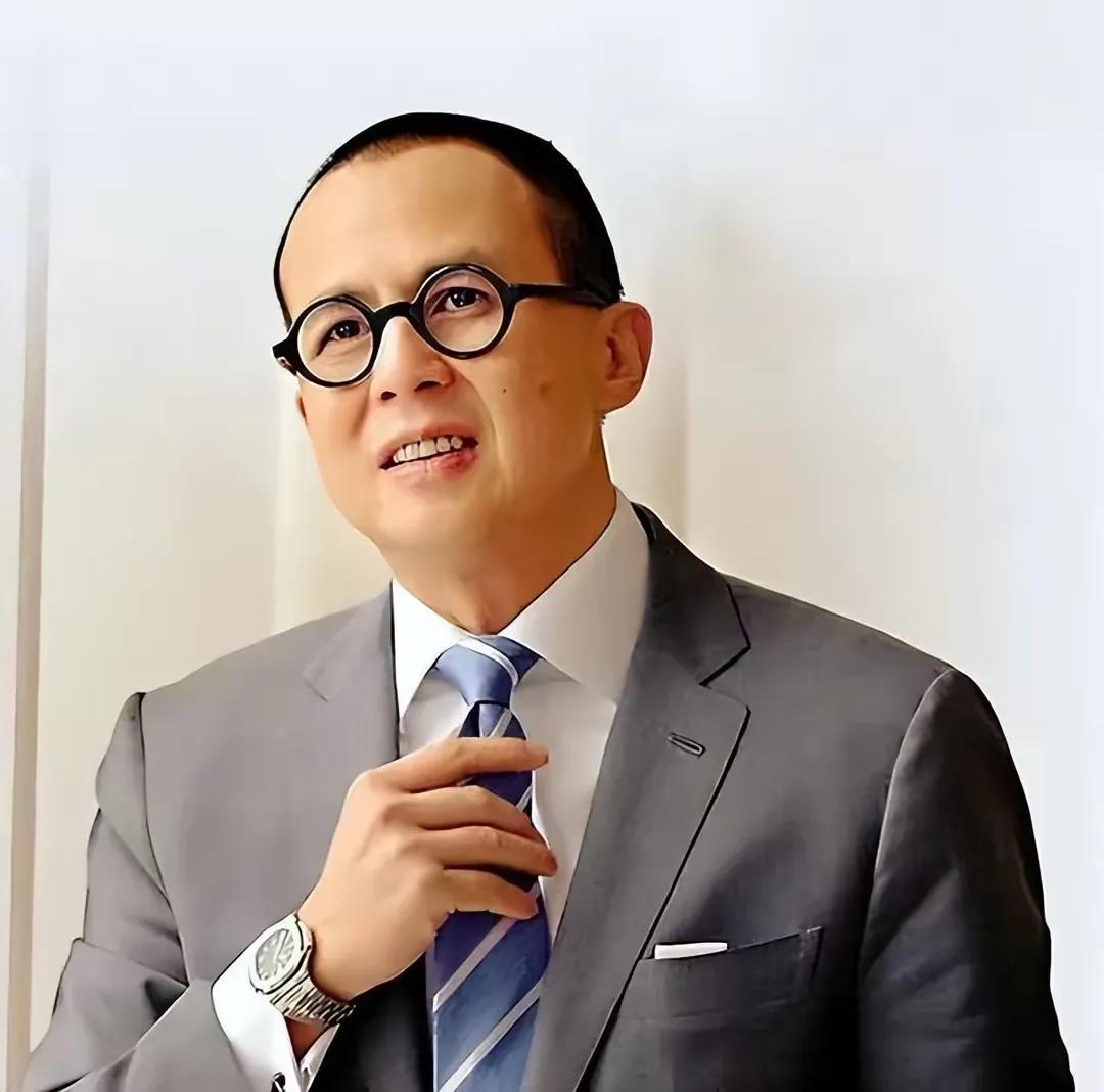 Reversed overnight! Li Ka-shing took Liang Luoshi back to the Li family ...