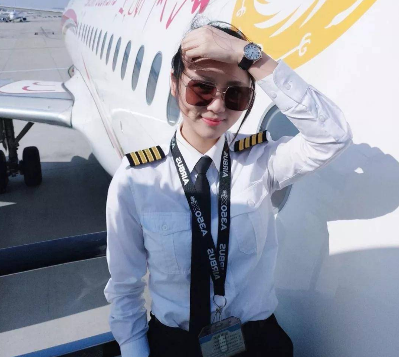 "Mulan in the Air" Wu Qianyu: Learning to fly at the age of 17, how ...