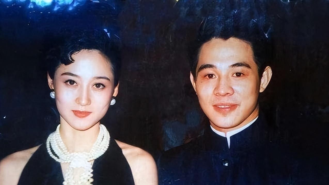 Jet Li posts recent photos of his wife. At the age of 61, she is as ...