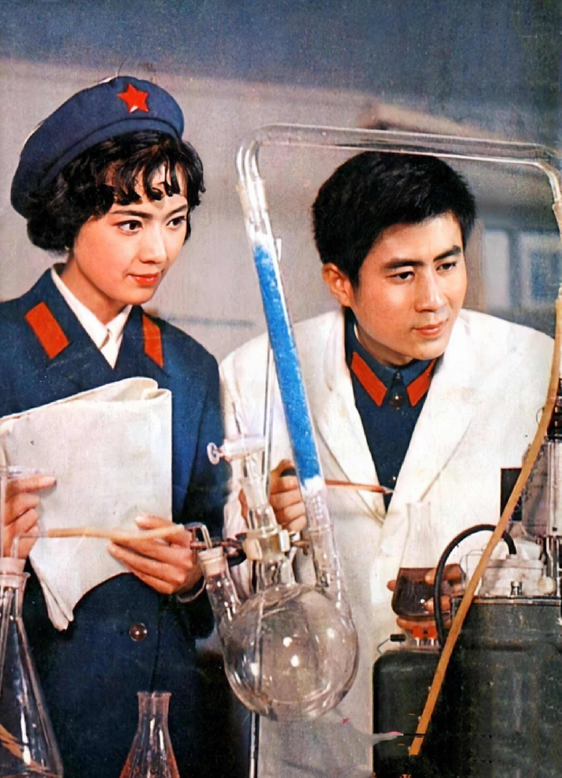 Gong Xue, who is over 70 years old, is still so charming, wearing ...