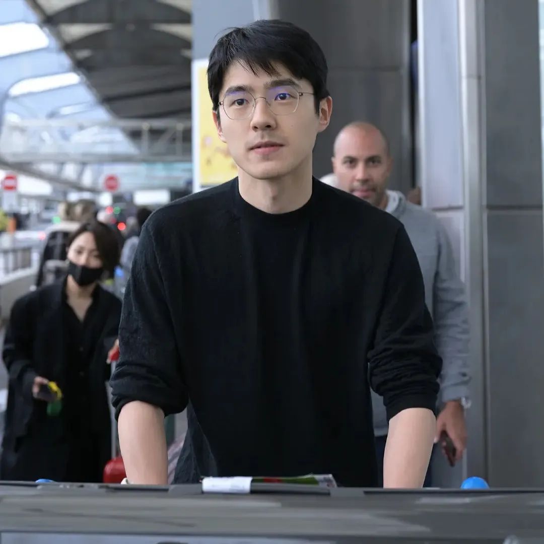 Hong Huang, Gong Jun, Guan Xiaotong, Liu Haoran - iNEWS