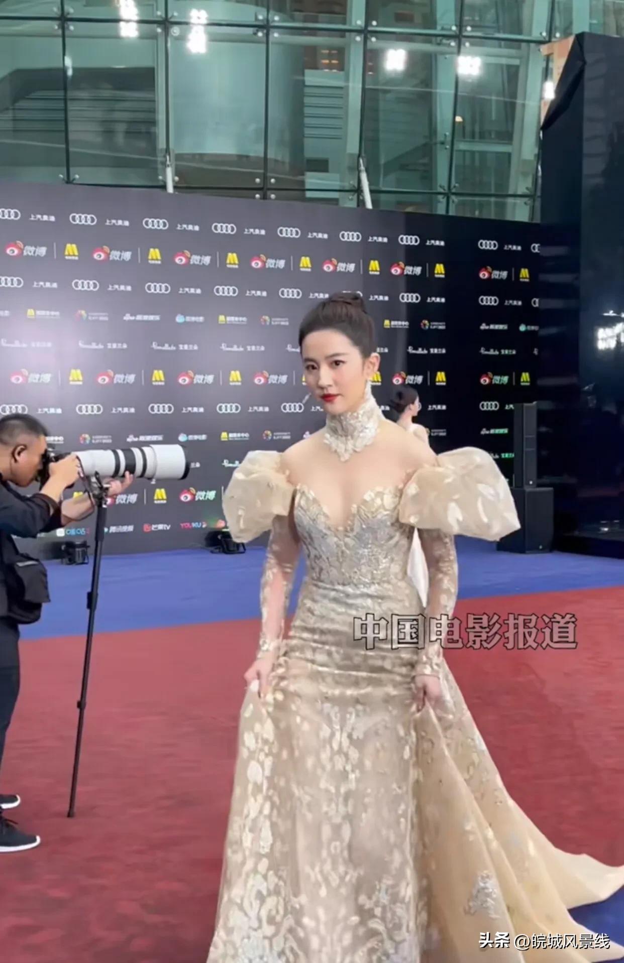 Liu Yifei's red carpet show, fans interacted and raised eyebrows, I ...