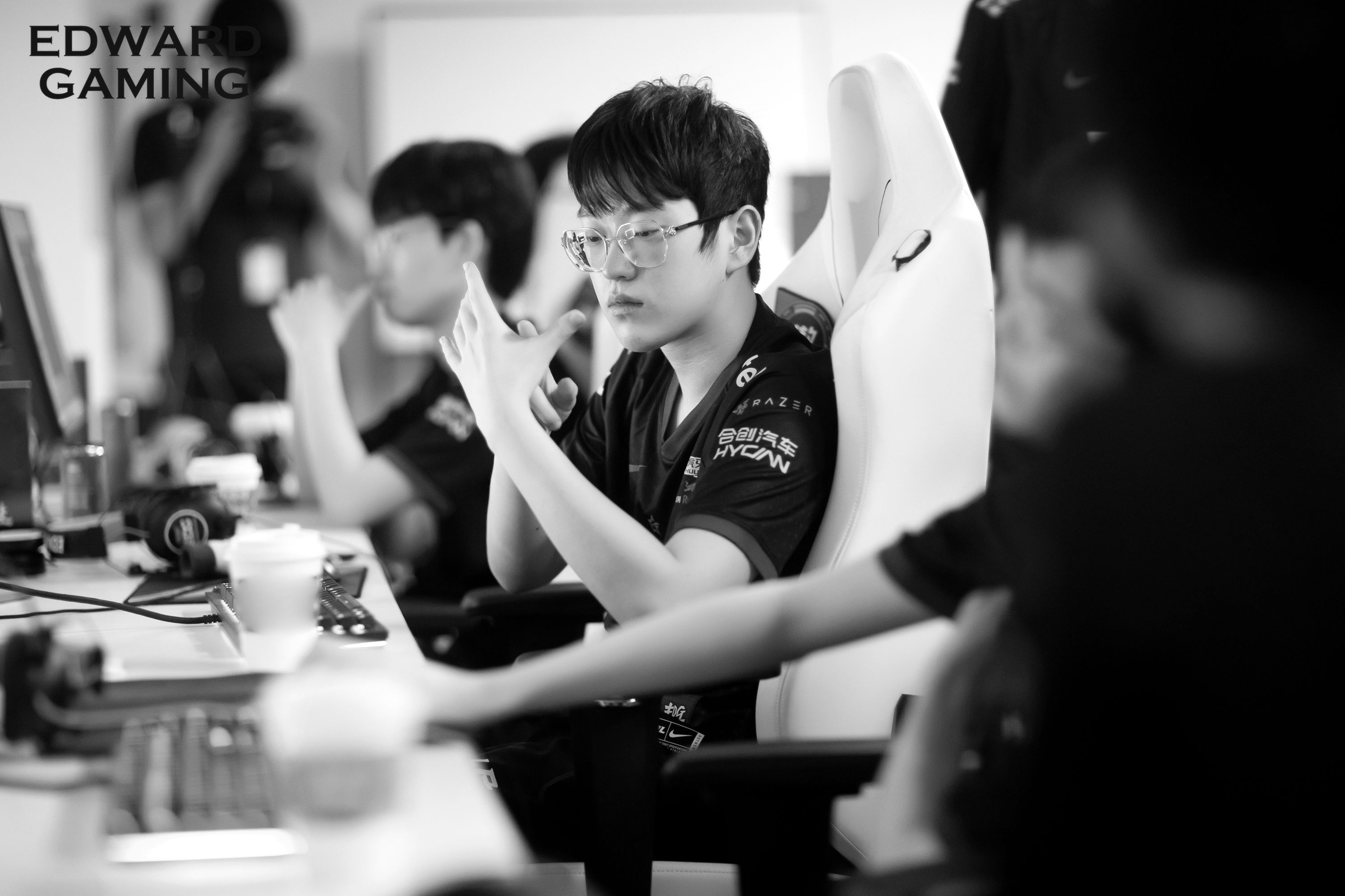 season finale!LNG official announces Scout to join, EDG official blog ...