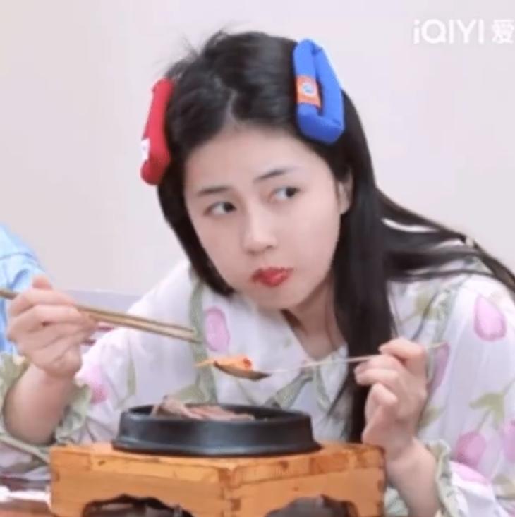 As a female star, Bai Lu eats so much in one meal, how does she keep in ...