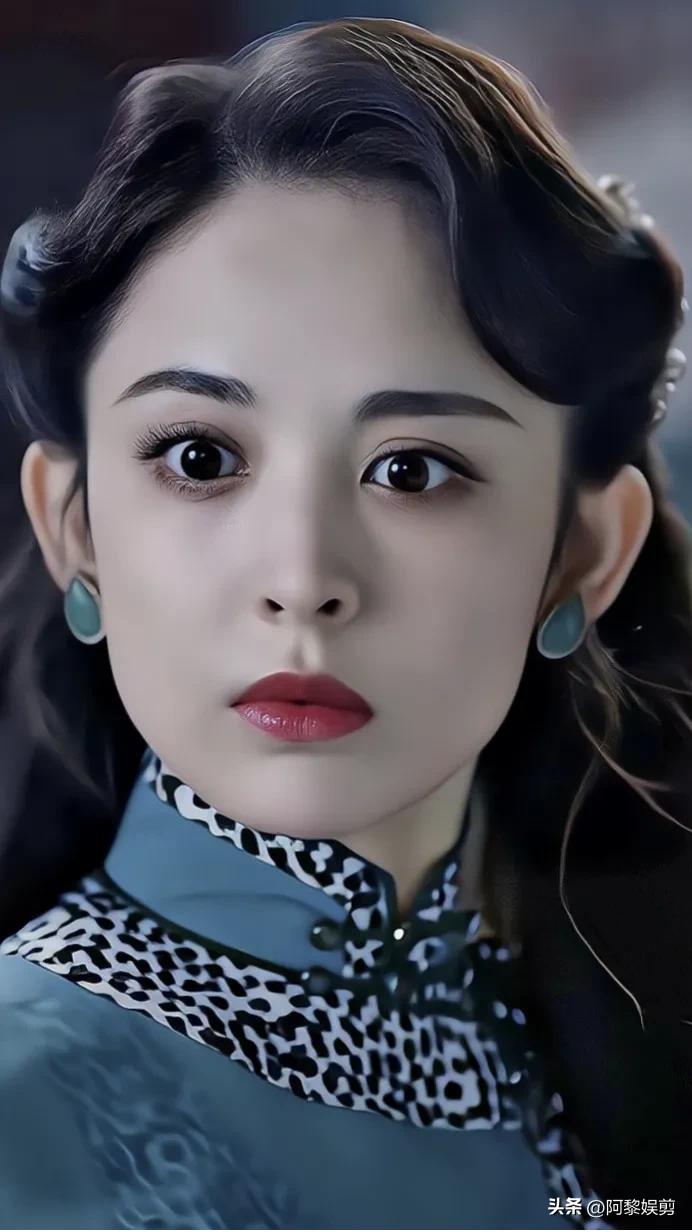 Gu Lina Zha is a national beauty, beautiful and beautiful, like a fairy ...