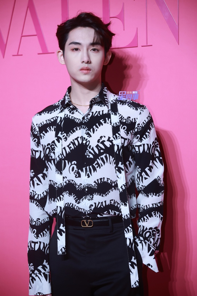 3.8 Male gods: Fu Longfei, Wang Yibo, Deng Lun, Dong Sicheng, Wang Junkai, Chen Zheyuan, Xu ...