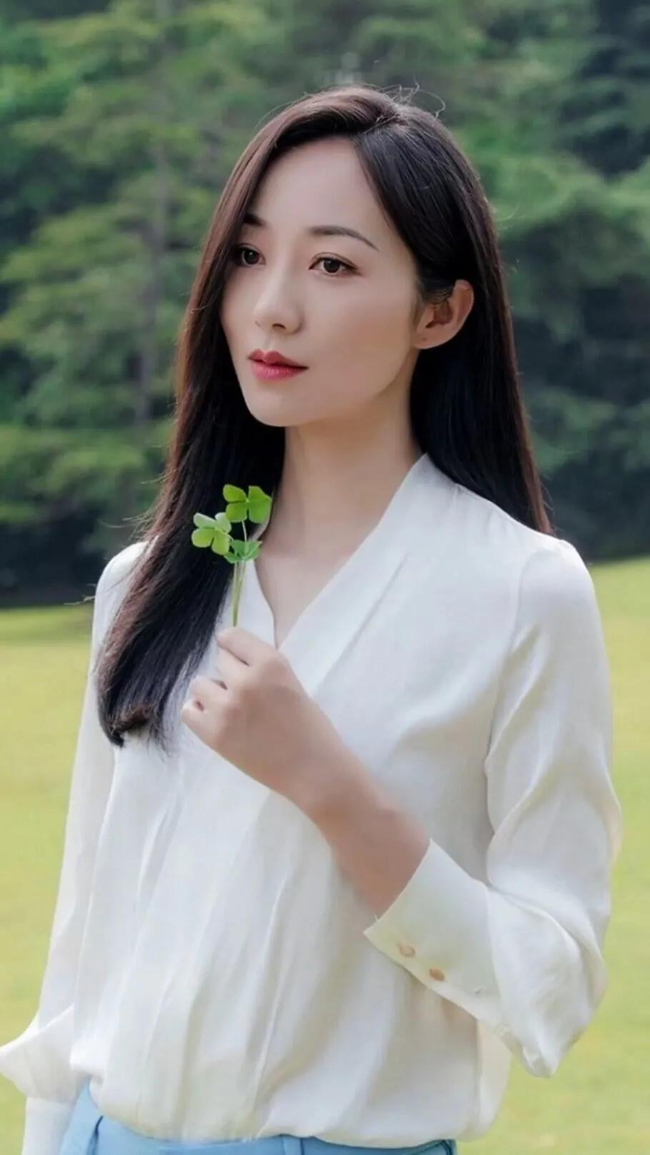 Han Xue, beautiful and upright goddess - iNEWS