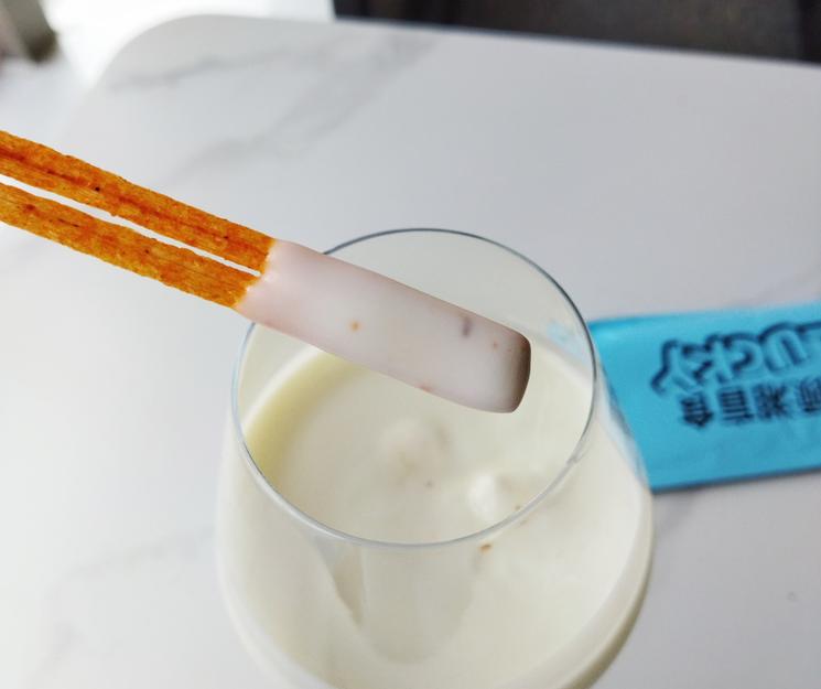 No one can resist these immortal ways of eating spicy sticks - iNEWS