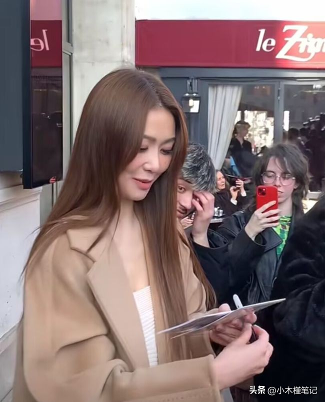 I ran into Fiona Fiona at Paris Fashion Week, she was complained about ...
