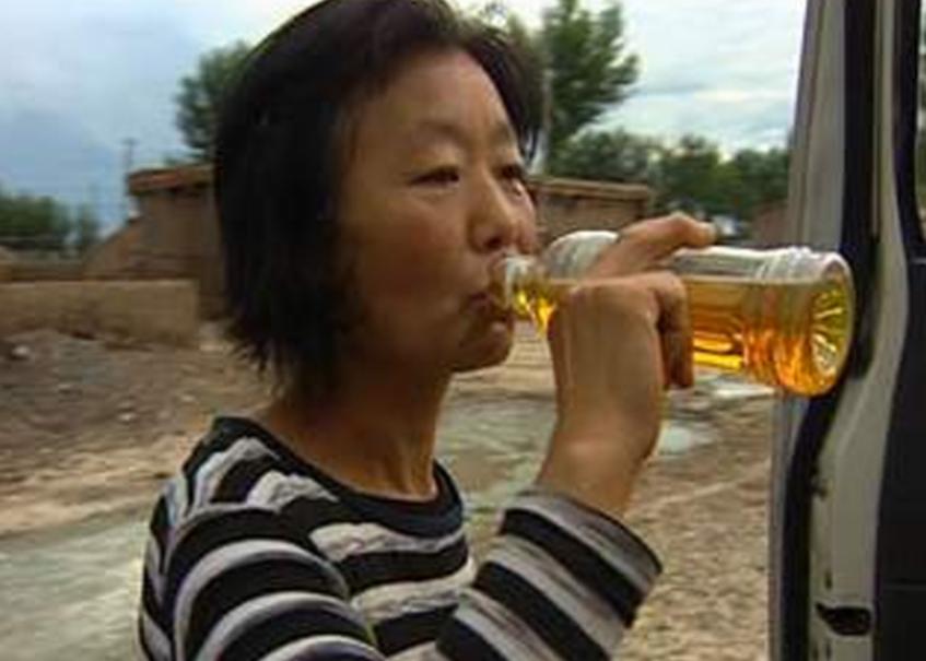 In 1990, a 40-year-old woman in Northeast China became addicted to ...