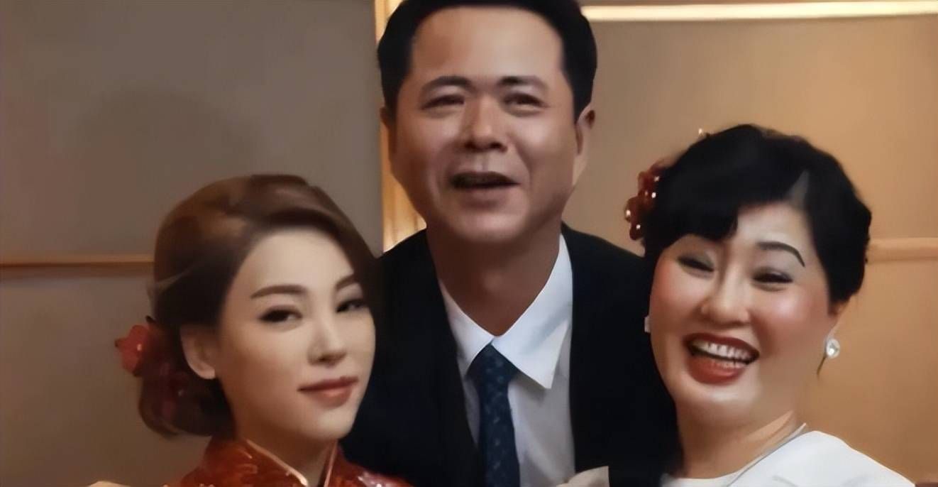 Cai Tianfeng was revealed to be the real successor of the Tan family ...