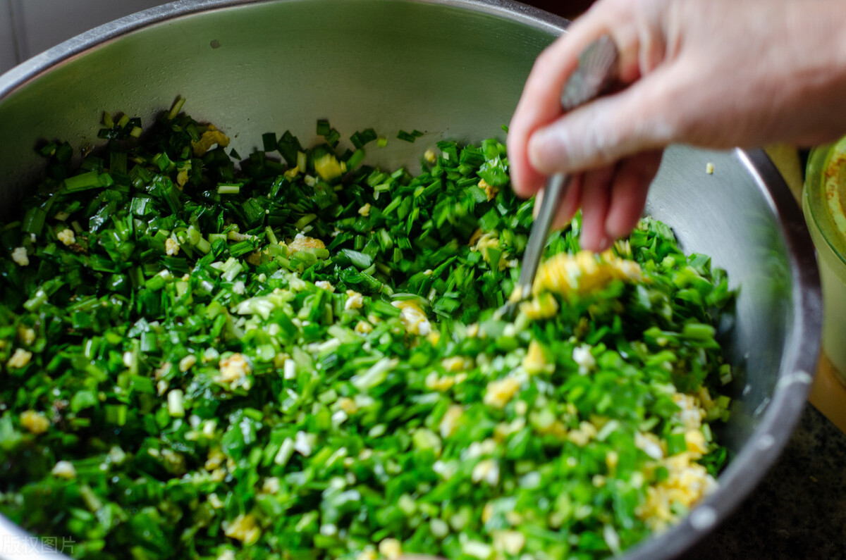 For the Chinese New Year, make dumplings stuffed with leeks, learn to ...