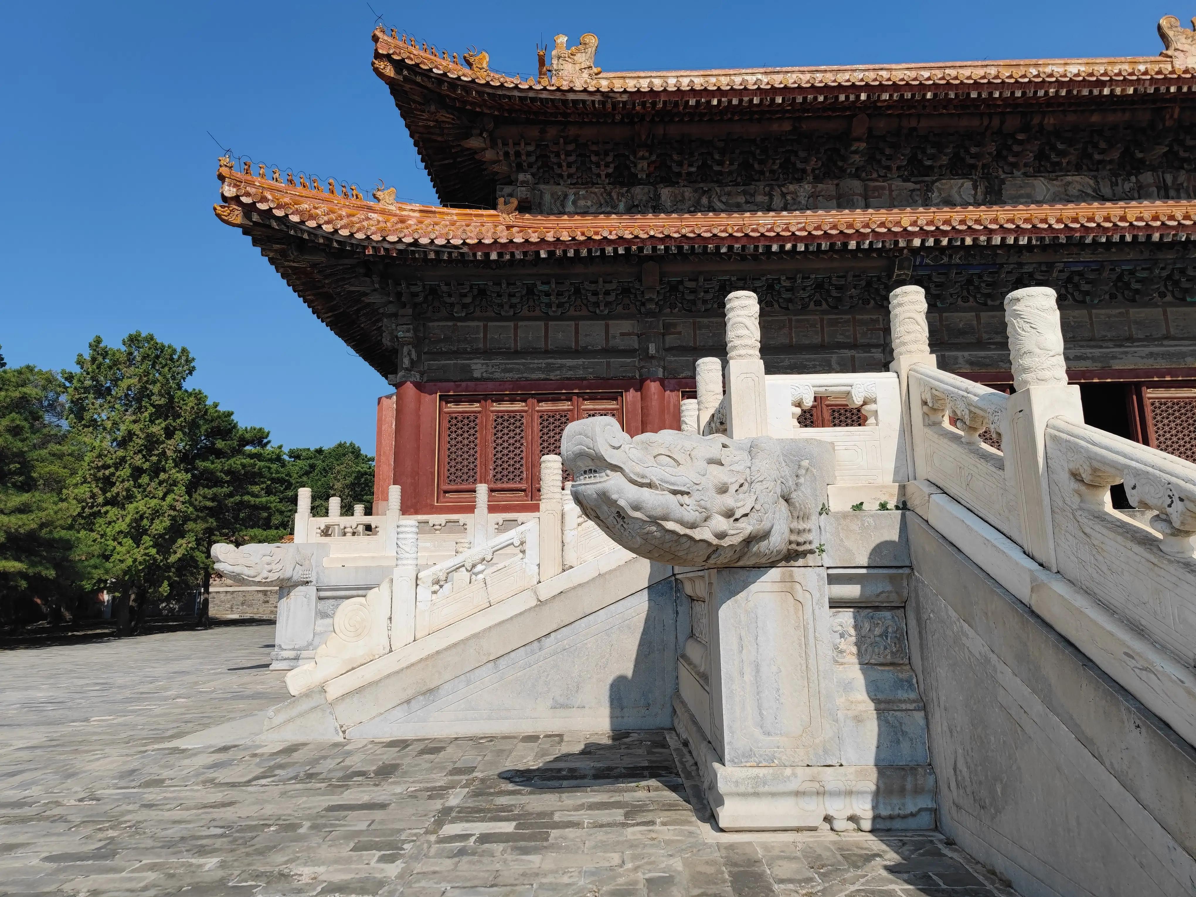 The Eastern Tomb of the Qing Dynasty - iNEWS