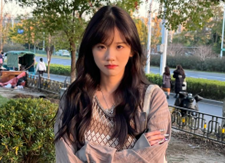 Igawa Riyu exposed a completely undressed photo, and his eyes were a little strange!Different ...