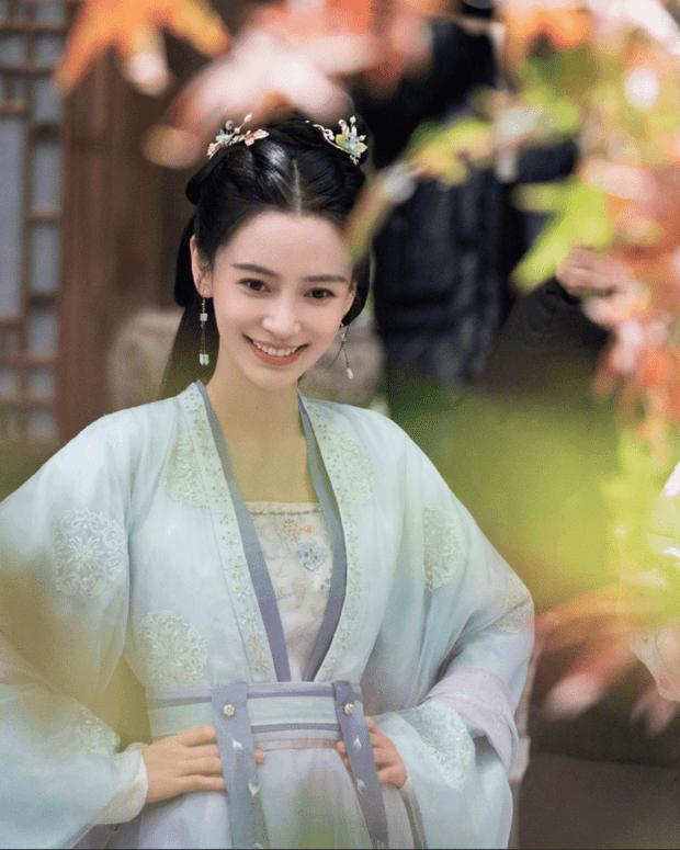 Yang Ying's new drama is finished, the highlights are taken, and the ...