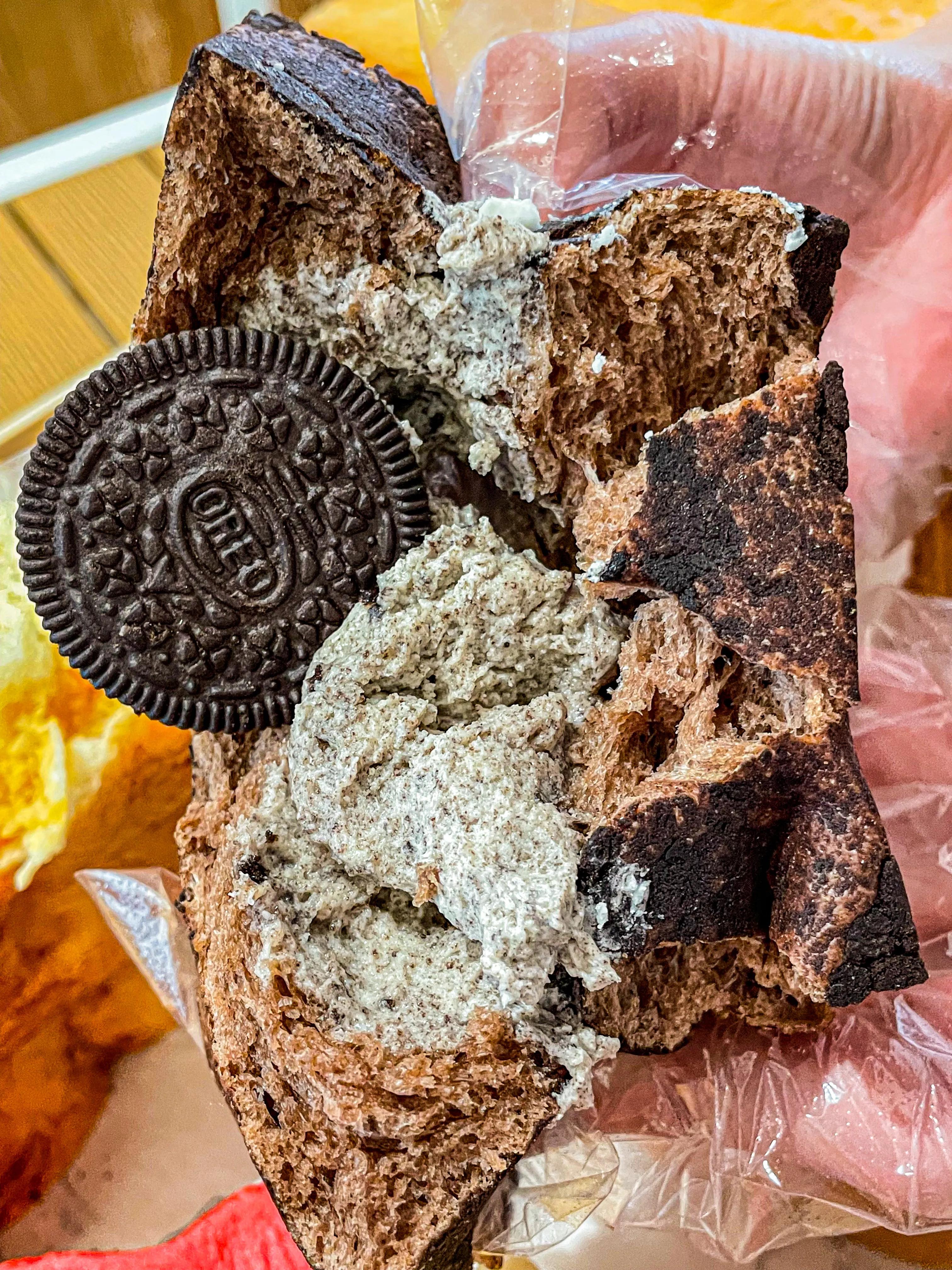 The hottest toast shop in Chengdu!Oreo toast is rich and soft - iNEWS