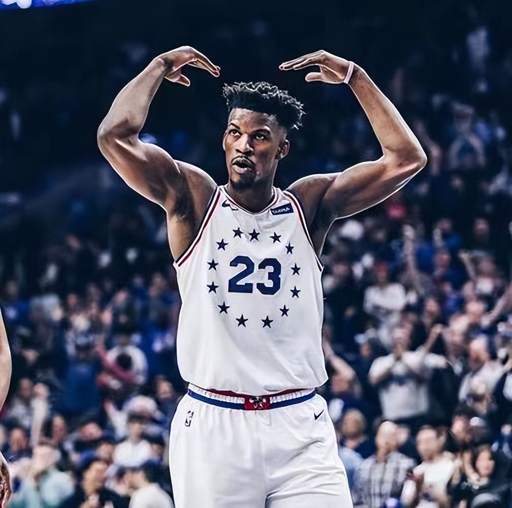 Rejecting the young and beautiful actress Selena, why does Butler have ...