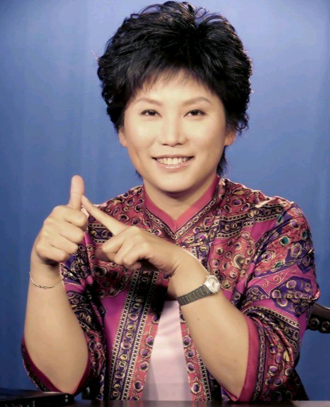 Qu Limin, a well-known cultural expert in traditional Chinese medicine ...