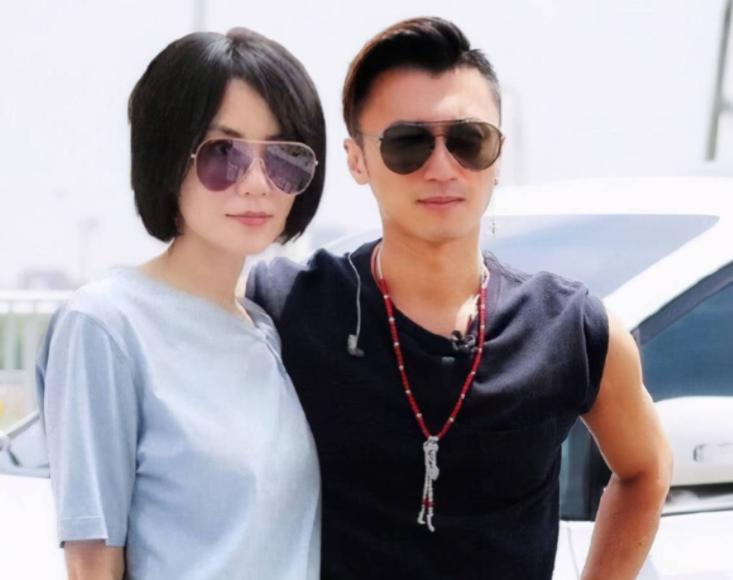 Faye Wong Nicholas Tse high-profile show affection! The woman braided ...