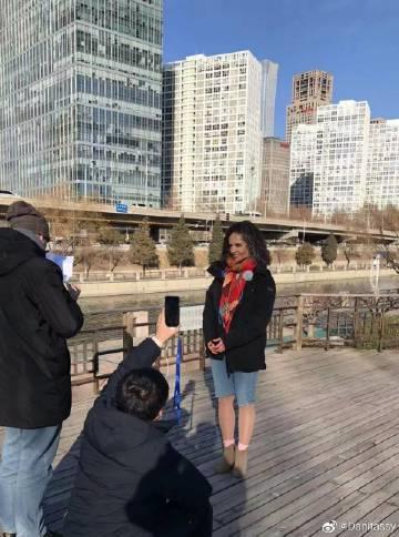 Brazilian girl Li Danni starred in "The Wandering Earth II" after ...