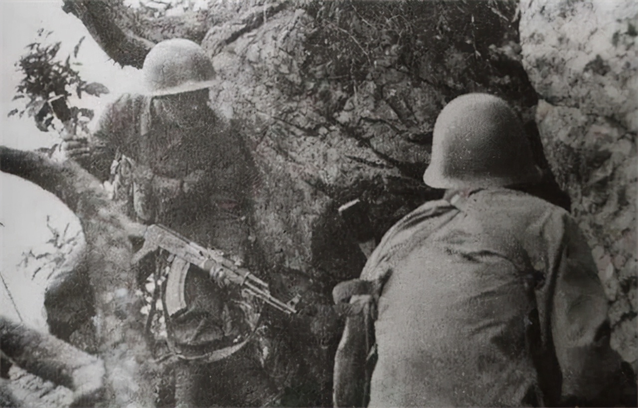 On the Laoshan battlefield of the Vietnamese counterattack, the ...