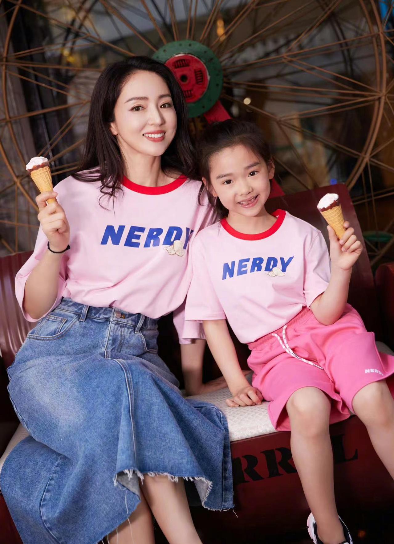 Dong Xuan held hands and hugged the director late at night, and did not ...