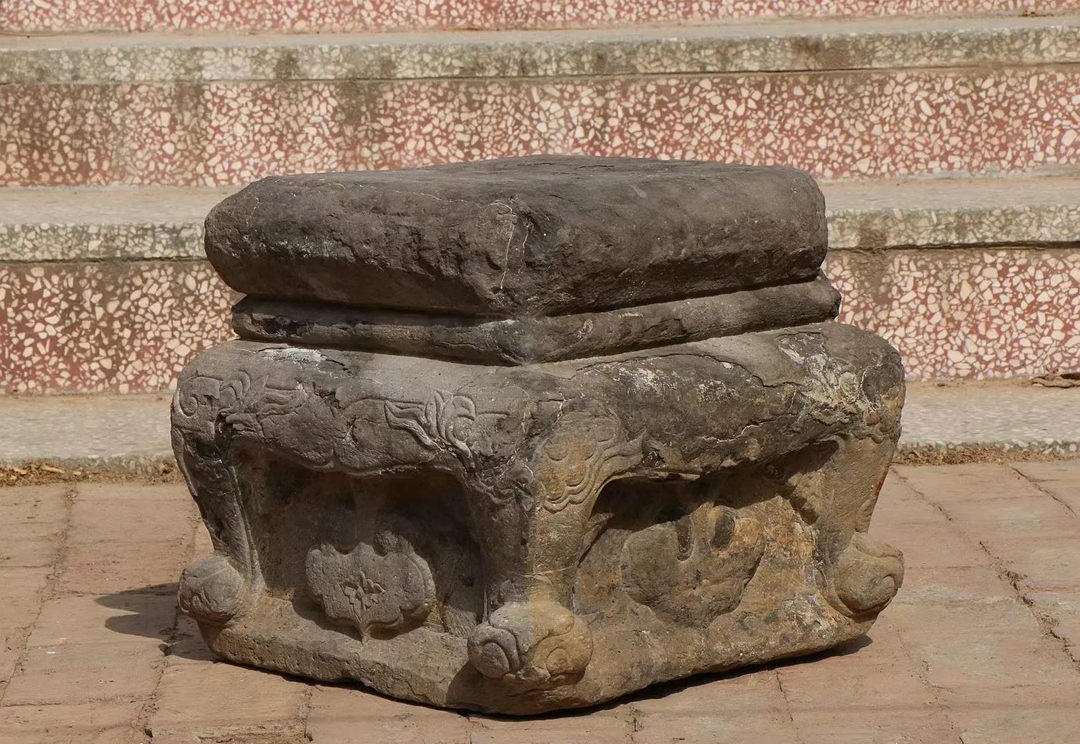 [Ming Dynasty Ruyi Bent Leg Stone Seat] - iNEWS