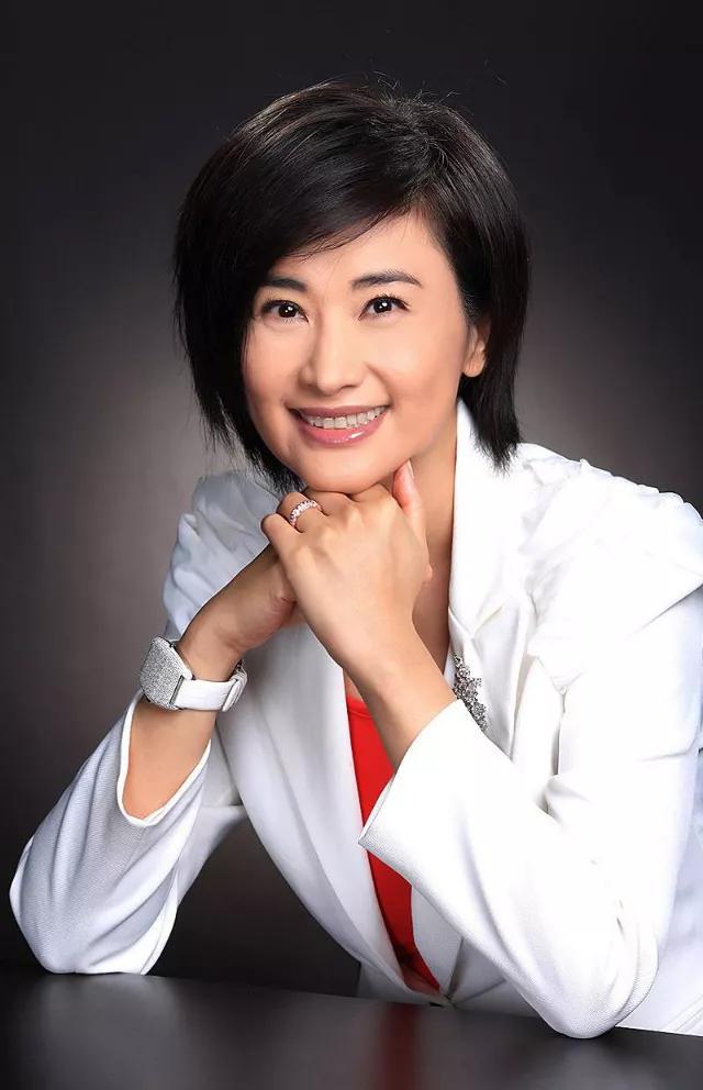 Phoenix TV beauty reporter Wu Xiaoli - iNEWS
