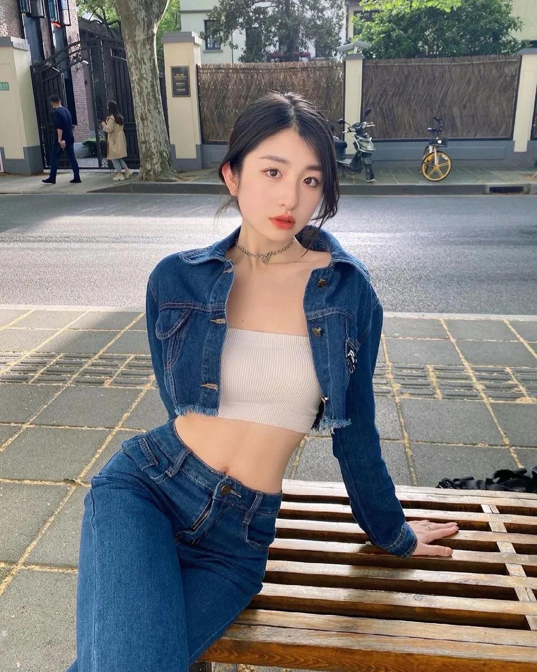 Fair skin and beautiful long legs - iNEWS