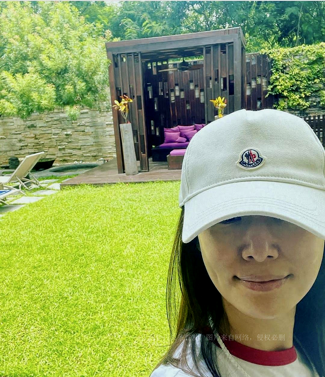 Ruby Lin posted photos of her family outing, showing off her figure in ...