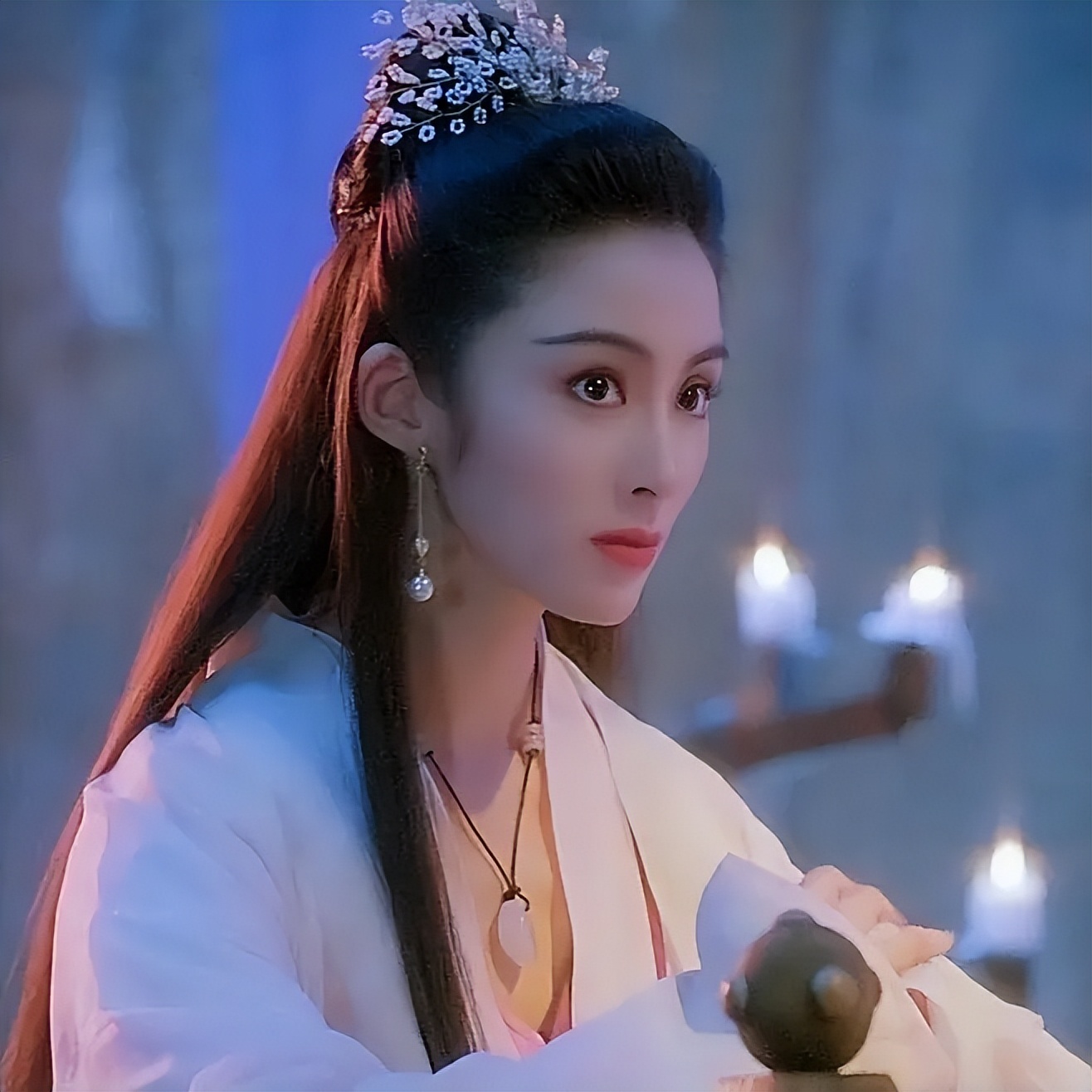 "Tian Long Ba Bu" is a magical drama that accompanies us to grow up.Beautiful memories from ...