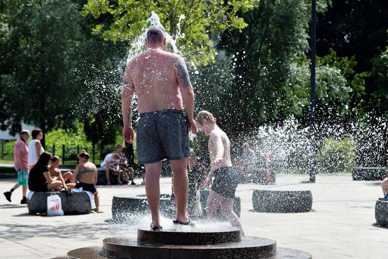 The heat wave spreads in northern Denmark, and a high temperature of 35 ...