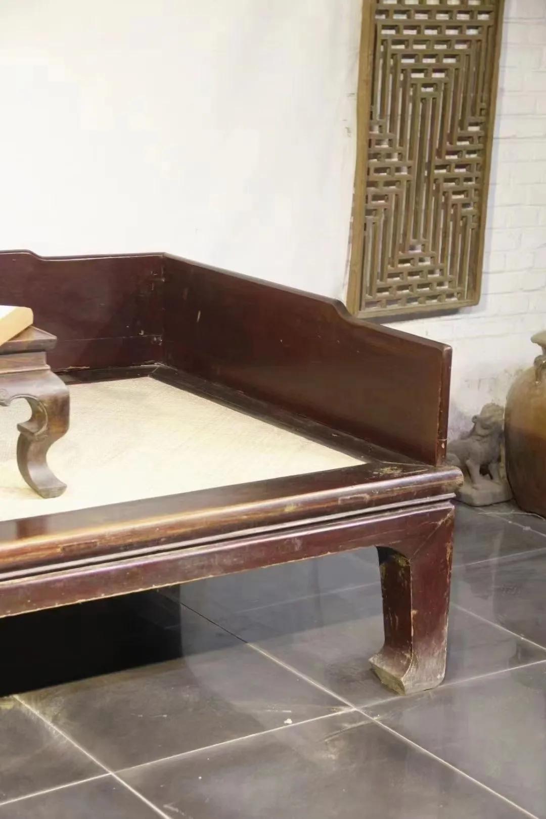 Arhat bed with tea table - iNEWS