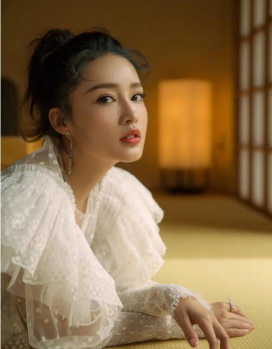 Little Gossip, Di Lieba, Zhou Dongyu Ma Sichun, Li Qin - iMedia