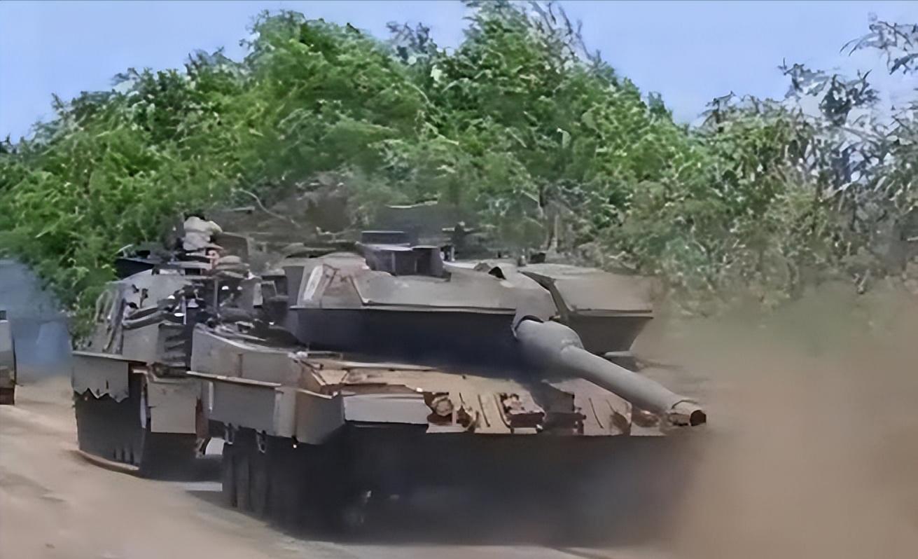 Historic moment! The Ukrainian army dragged away the "Leopard" 2A6 tank ...