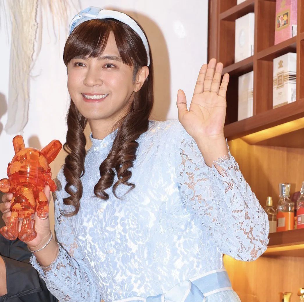 Little Gossip, Yu Xiaoguang, Jing Tian, Ju Jingyi, He Ruixian - iMedia