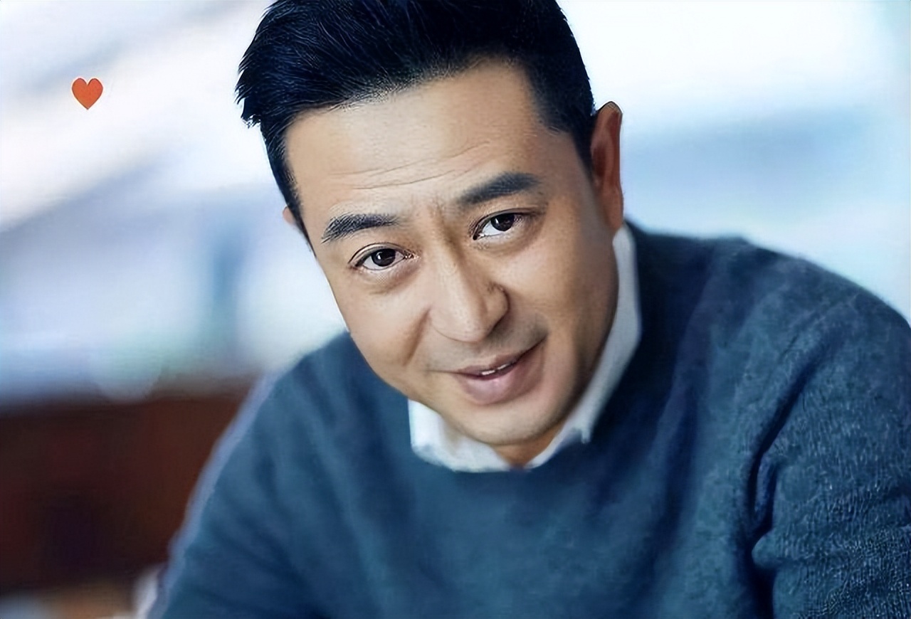 Plastic surgery for male stars might as well be incomplete, with stiff ...