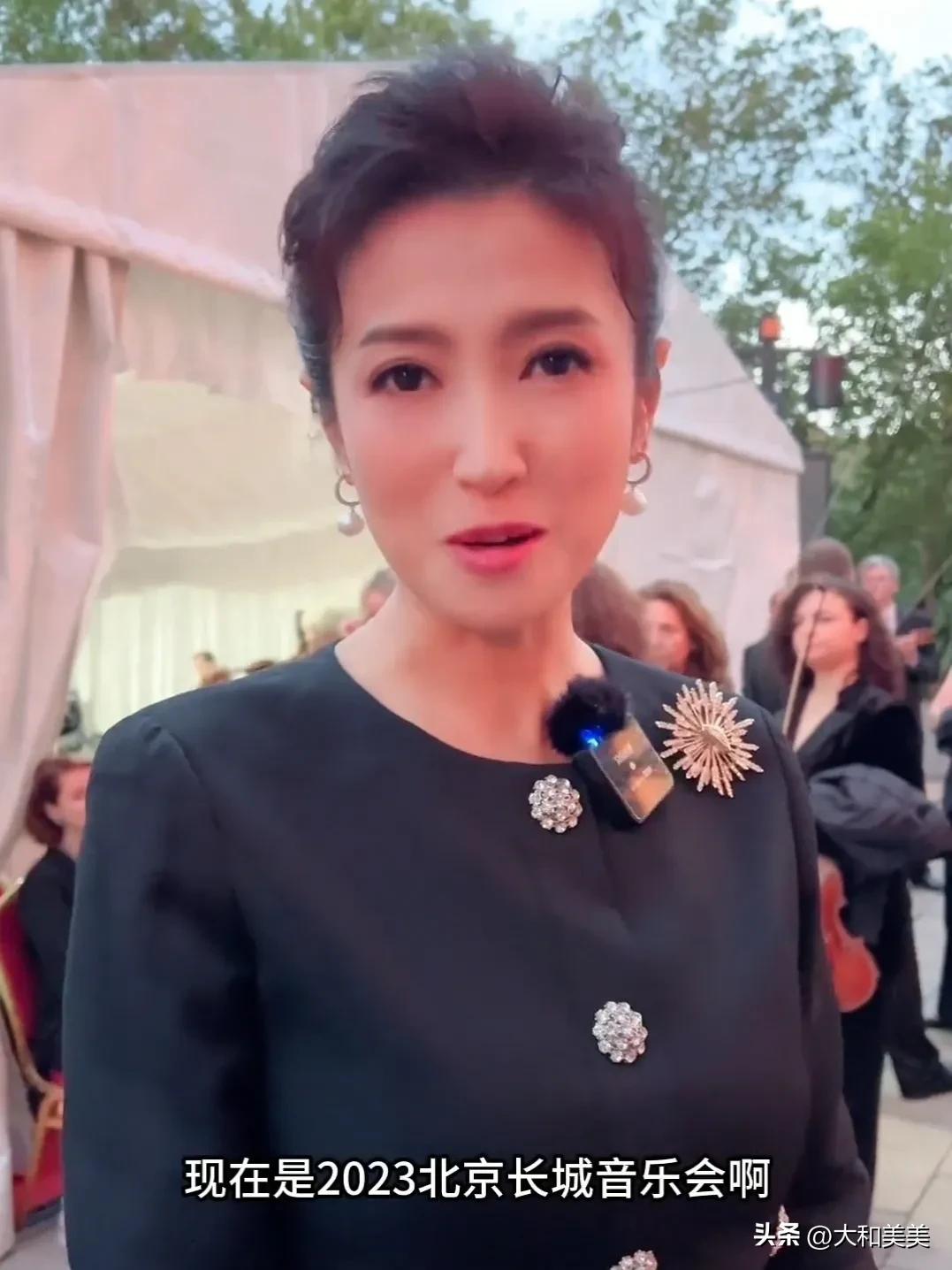 The host Chunni shared the background mood of the Beijing Great Wall ...