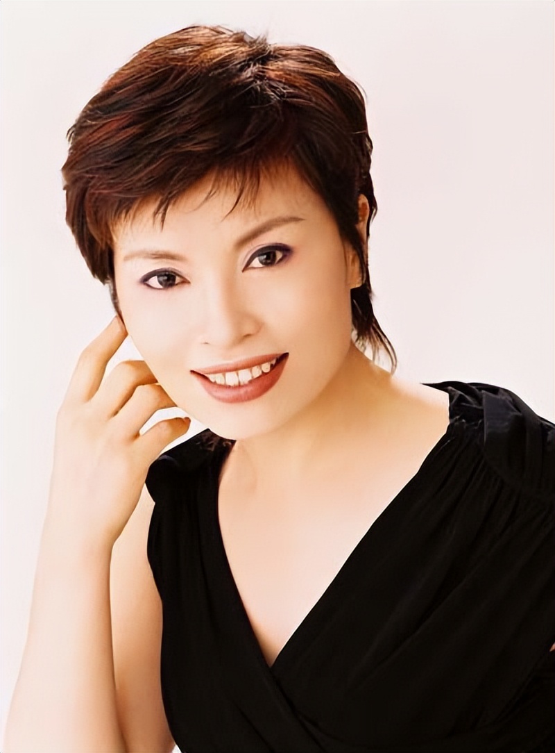 Li Ruiying: Worked at CCTV for 28 years with 0 mistakes, but caused ...