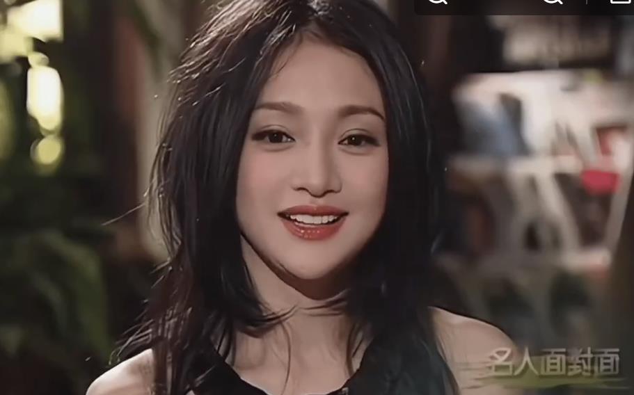 Comparing the 48-year-old Zhou Xun with the 36-year-old Yang Mi, the ...