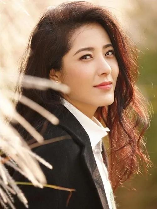 Mainland actress Zeng Li - iNEWS