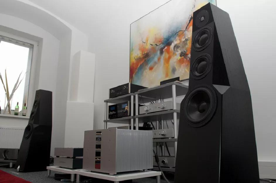 German AA AMP II-MK3 makes every recording sound full of dynamic and ...