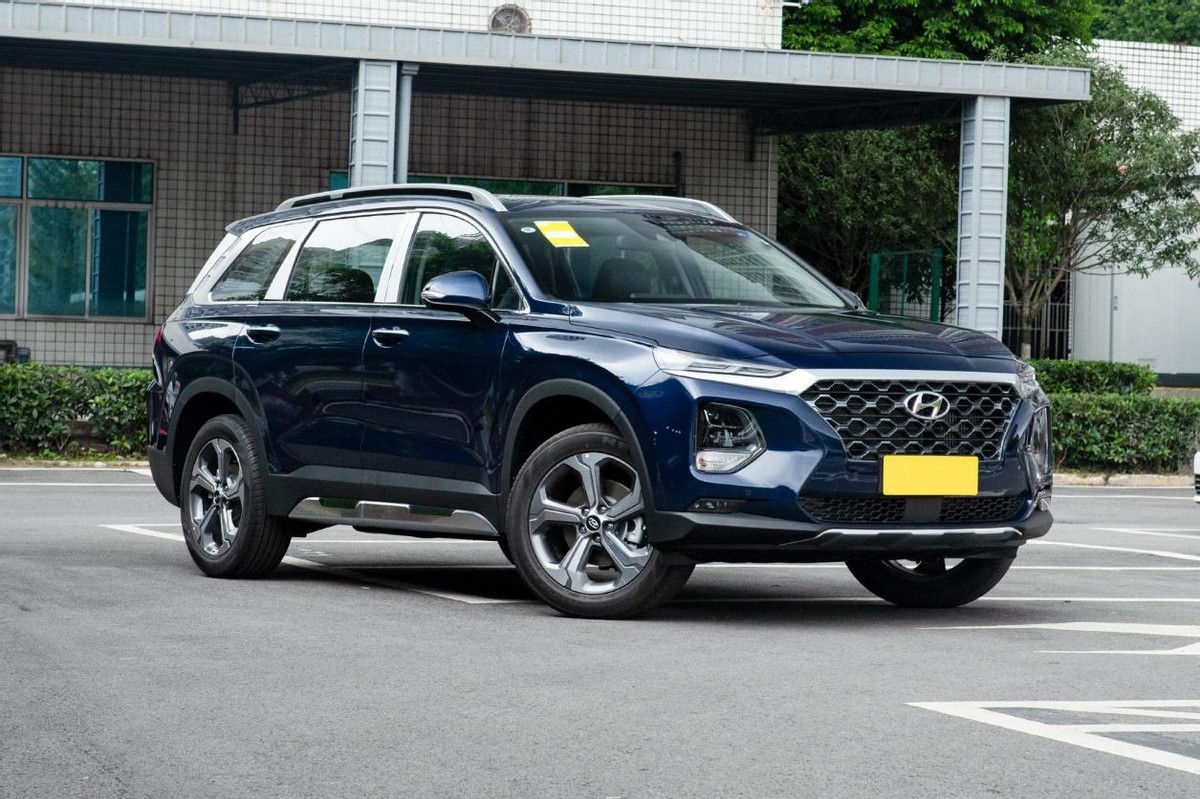 With a length of 4930mm, a 2.0T burst of 230 horsepower, and a 6-seater ...