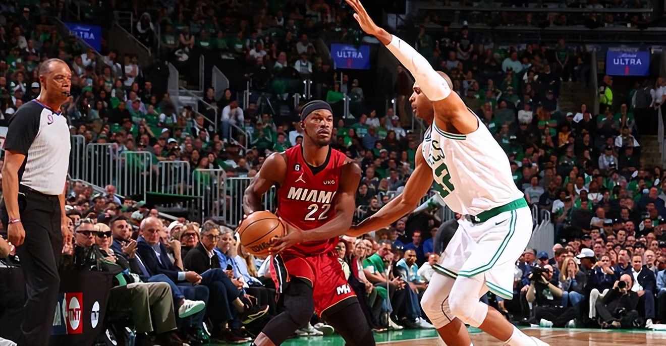 Scored 46 points in a single quarter, setting a record! Butler deserves ...