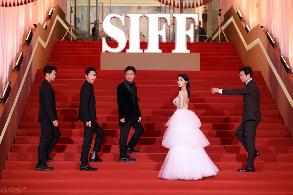 The new film "In the Octagonal Cage" directed by Wang Baoqiang - iNEWS