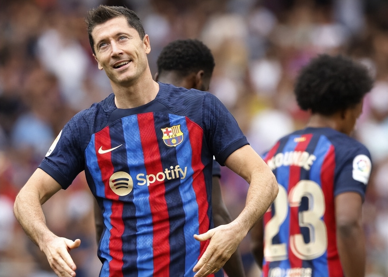 3-0 sweep!Crazy 5-game winning streak, Lewandowski set a new record in ...